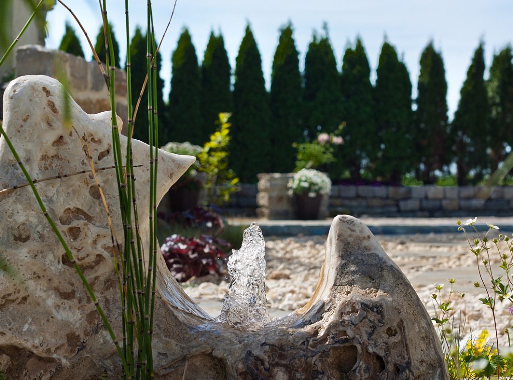 Quellstein - Gartengestaltung mit Naturstein - Leipzig Krostitz